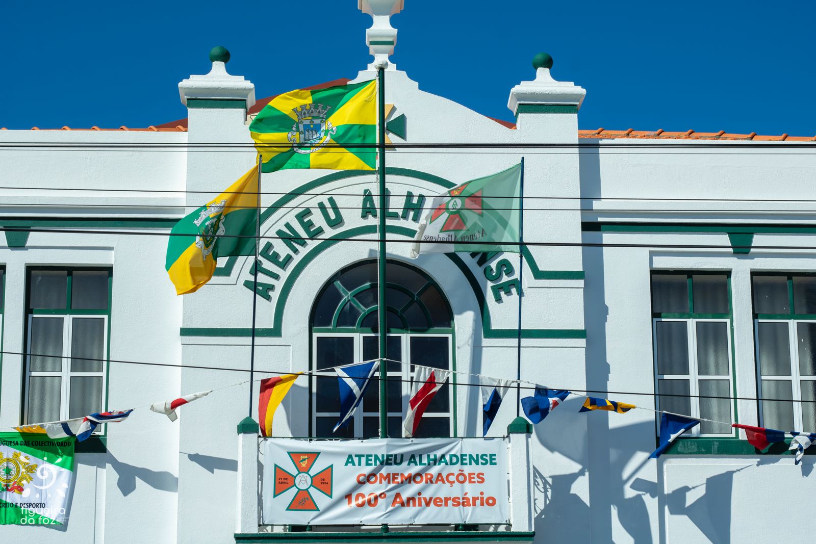 Medalha da Cidade ao Ateneu Alhadense no seu centésimo aniversário | O ...